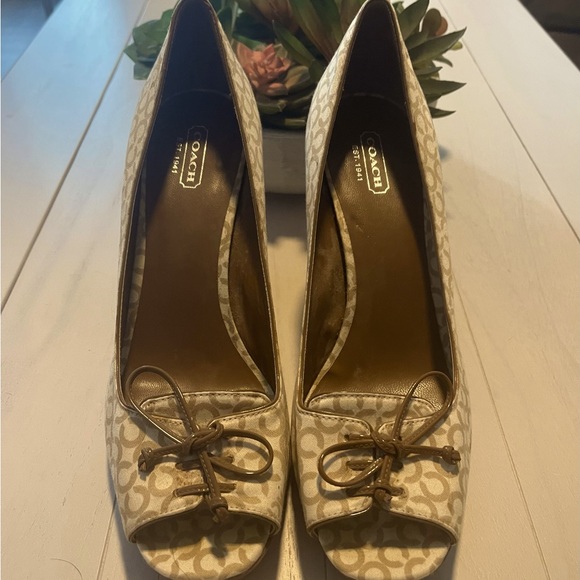Coach | Shoes | Coach Heelspumps Flat Bottom For Hill Size | Poshmark